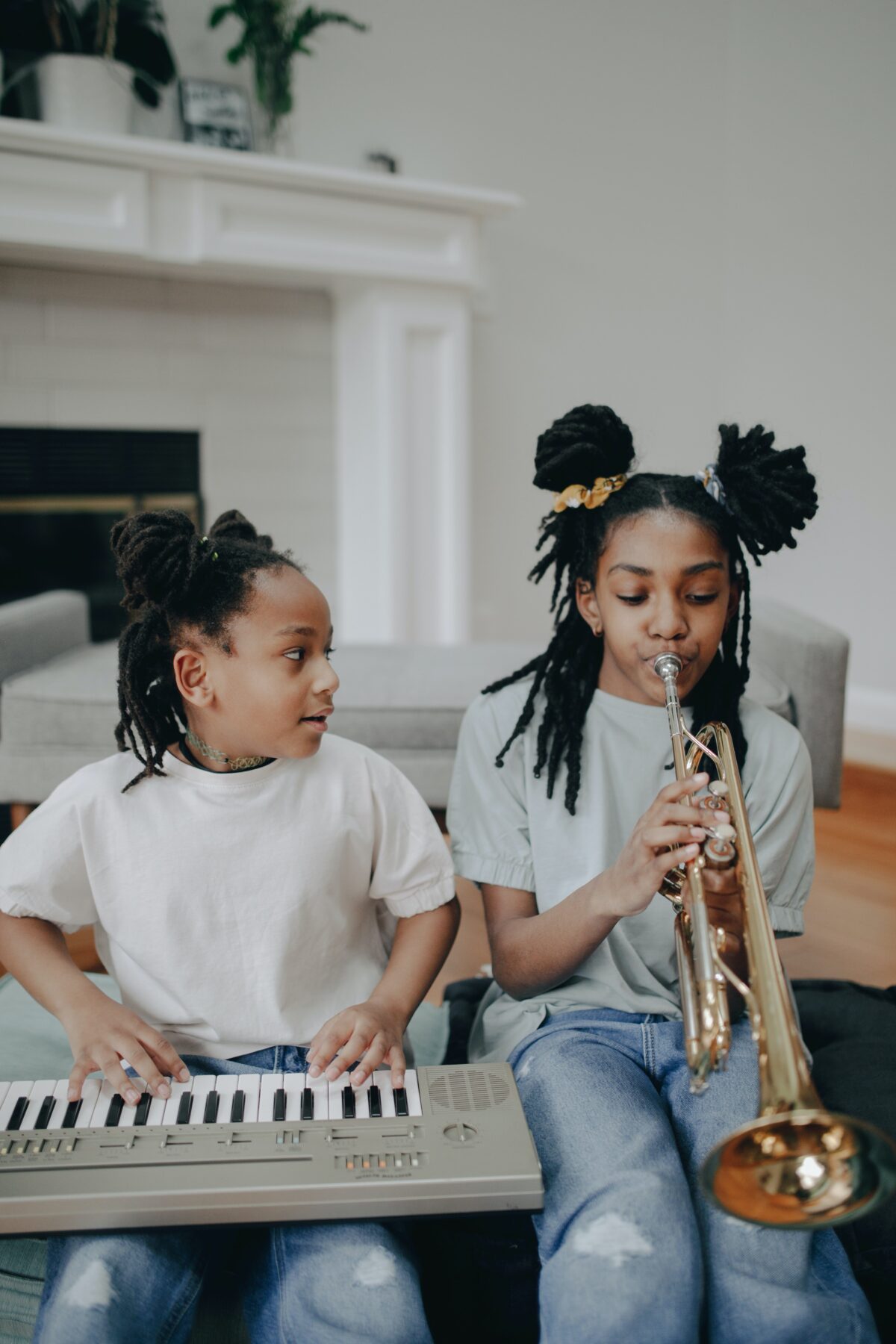 6 Benefits of Music Training in Schools for children